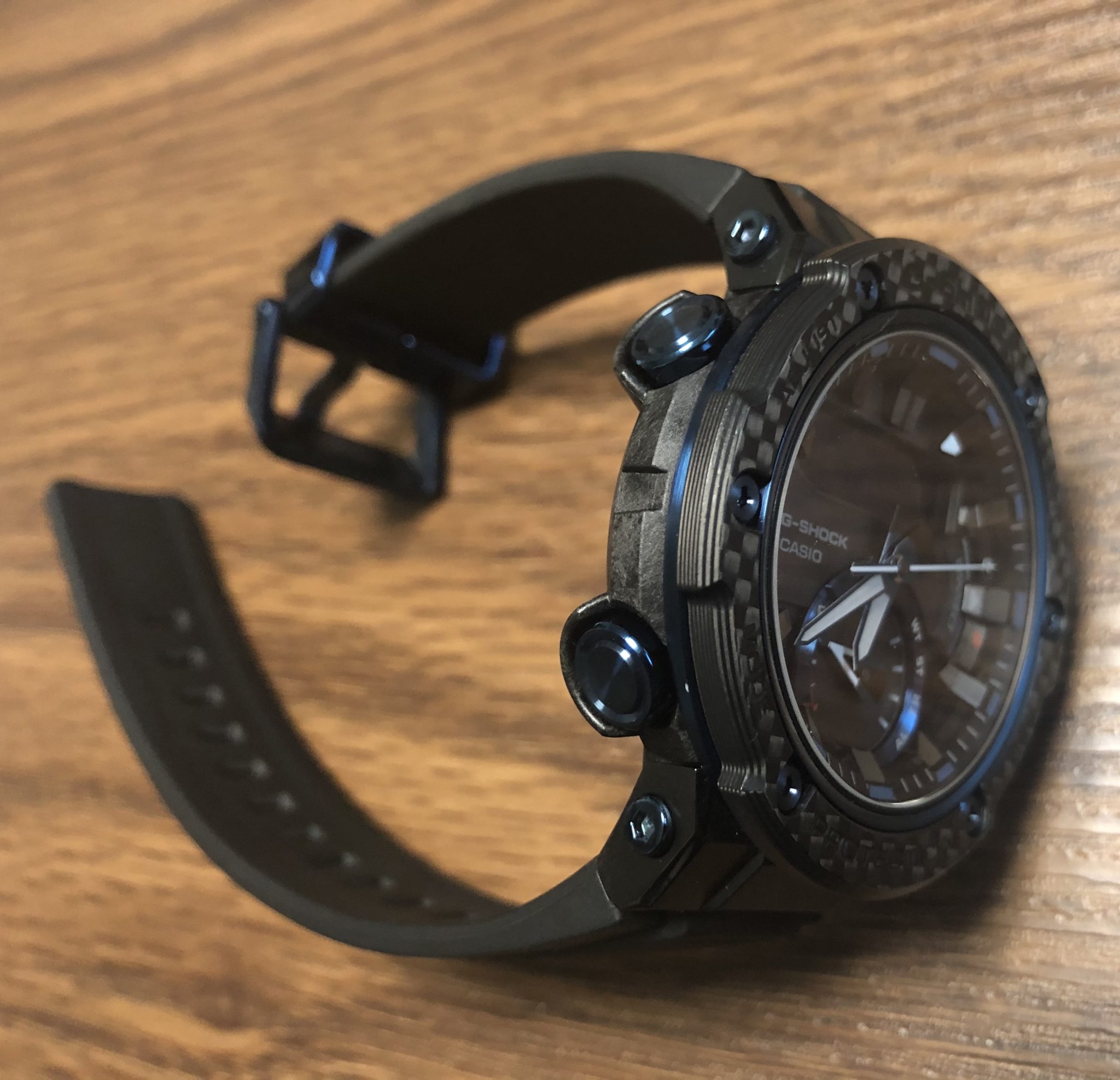 【レビュー】G-SHOCK GST-B200X-1A2JF｜スマホと連動するシンプルかっけえ腕時計【カシオ】 | ミクジログ